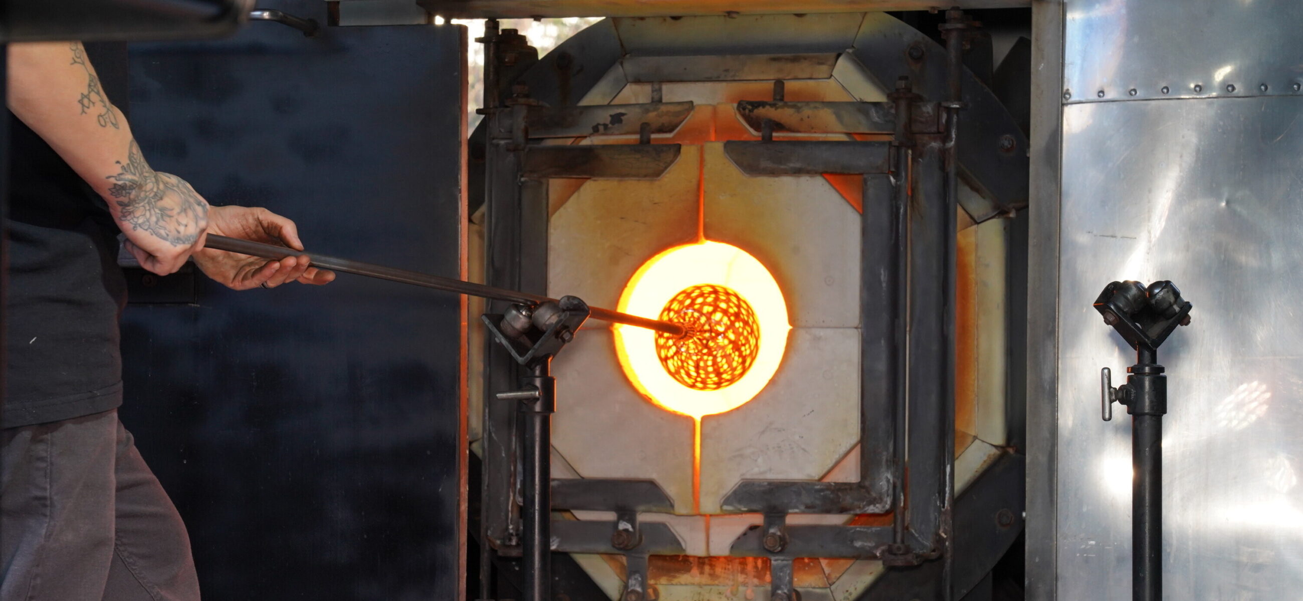 Chihuly Garden and Glass | Community Hot Shop